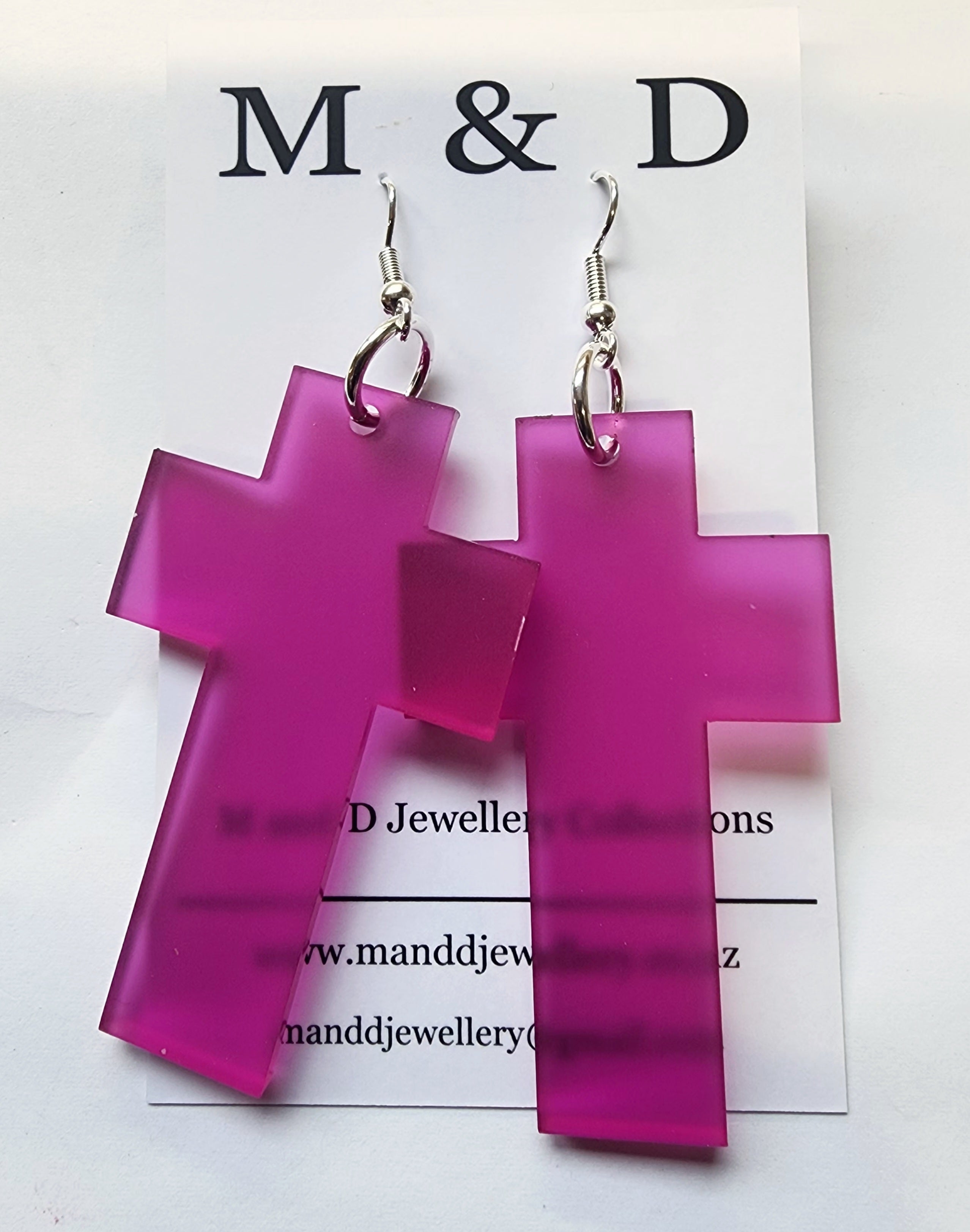 Cross with Short Arms – M and D Jewellery